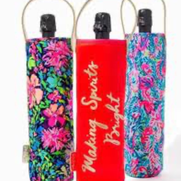 Lilly Pulitzer | Dining | Lilly Pulitzer Wine Bag Making Spirits Bright ...